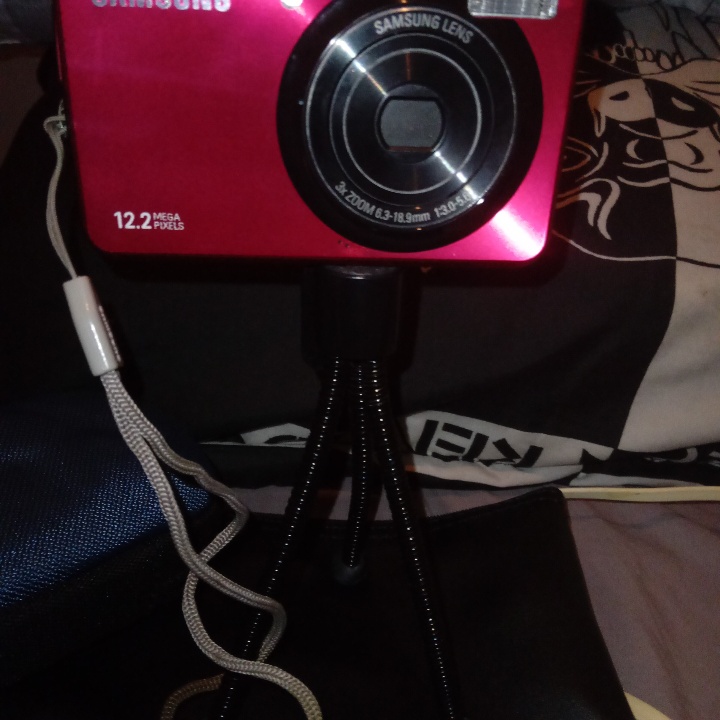 מצלמה Samsung 12.2 mega pixels